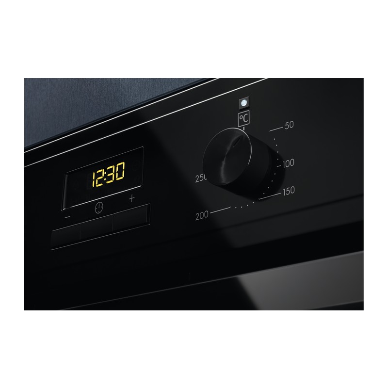 Vgradna pečica ELECTROLUX EOF3H50BK - Opremacenter